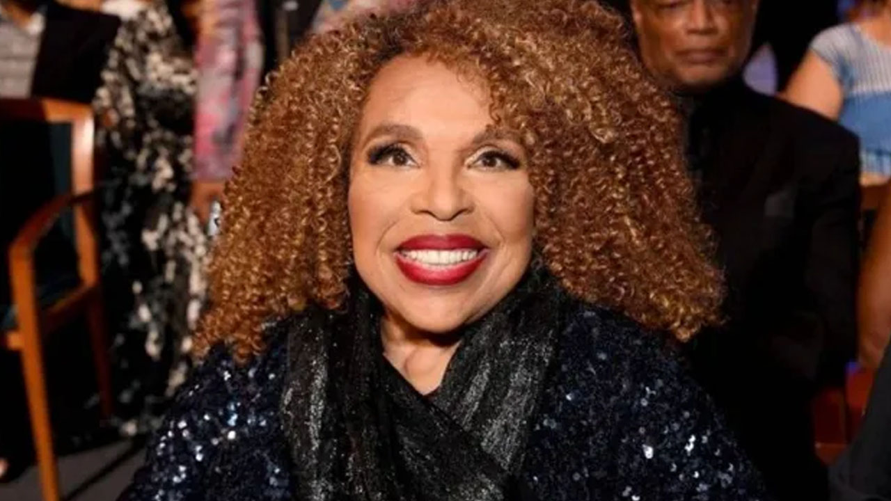 ALS ile mücadele ediyordu! Grammy ödüllü efsane şarkıcı Roberta Flack ...